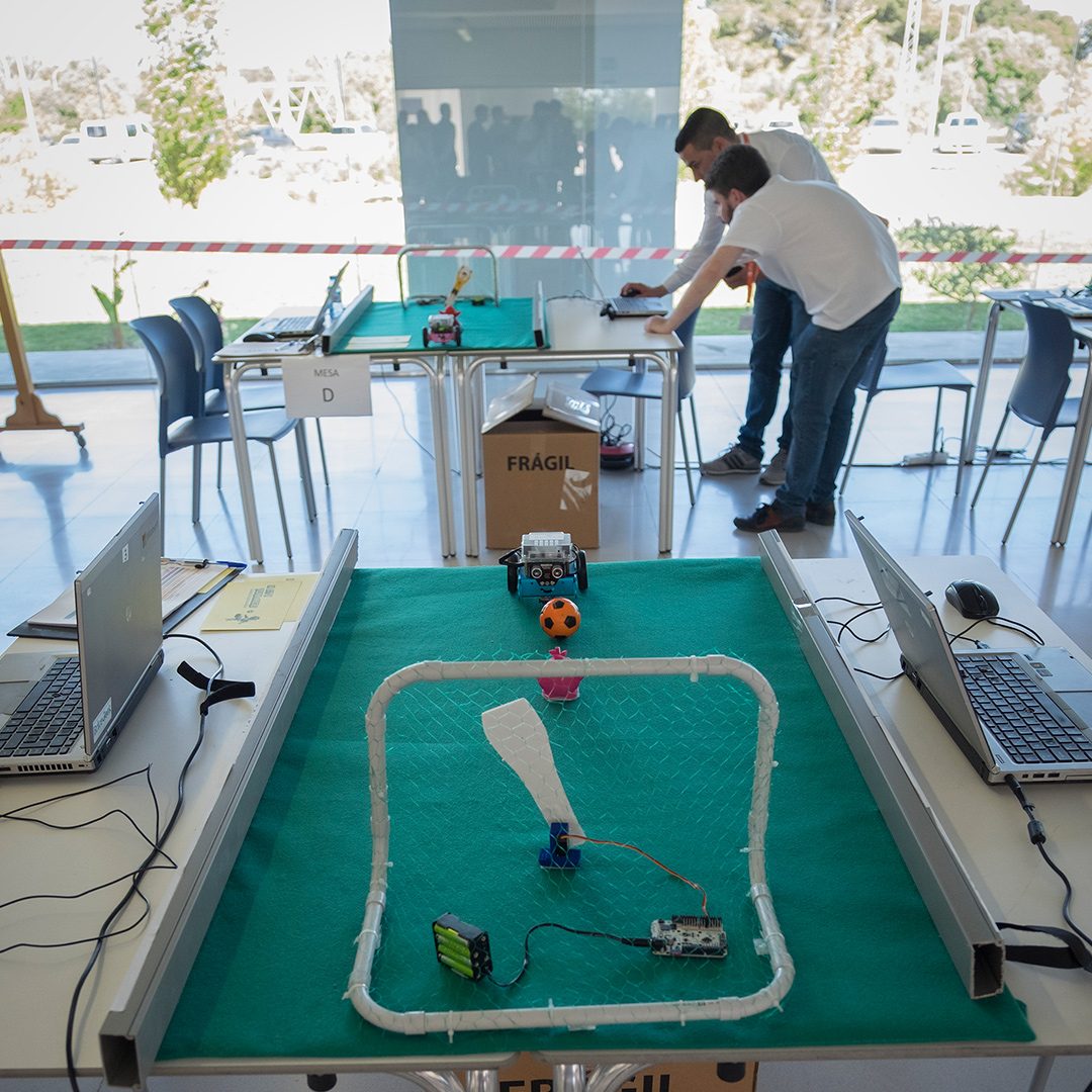 TECHMAKERS Consultoria Innovación Digital || Proyectos STEM y VR